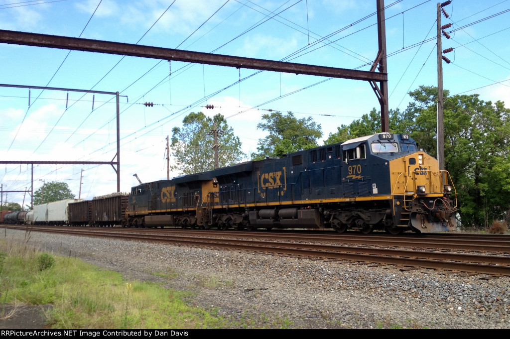 HTM ES44AH leads Q439-22